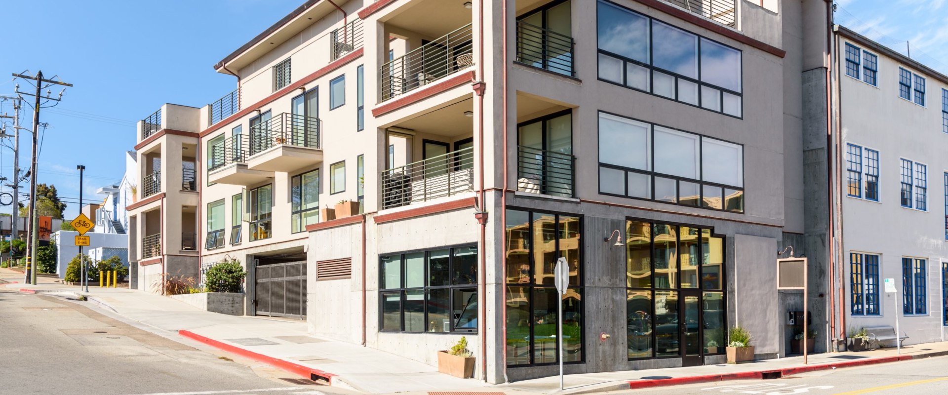 The Difference Between Prescriptive Easements and Adverse Possession